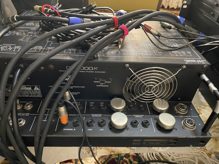 Peavey CS 1000x усилител