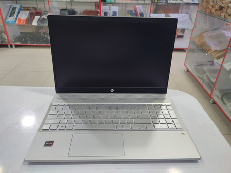 HP Ryzen 3 16 gb operativka 1000 gb SSD metal korpus
