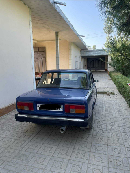 Lada vaz 2105 20 mln kelishiladi.
