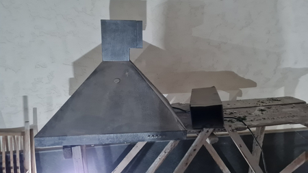 Вытяжка, старая б/у. Но работала. Отдаю за 300000