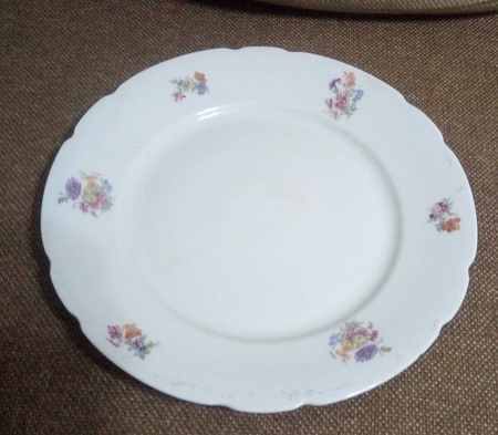 продам тарелки мадонна и  2 блюда