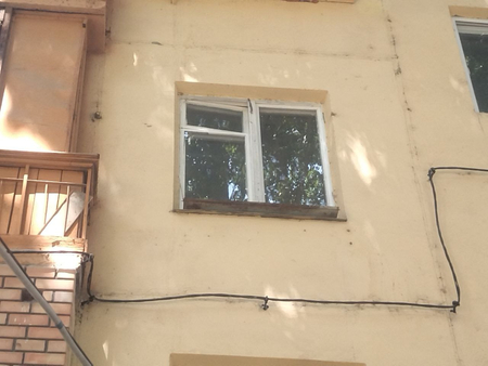 Деревянные оконные рамы. Окно полностью открываются