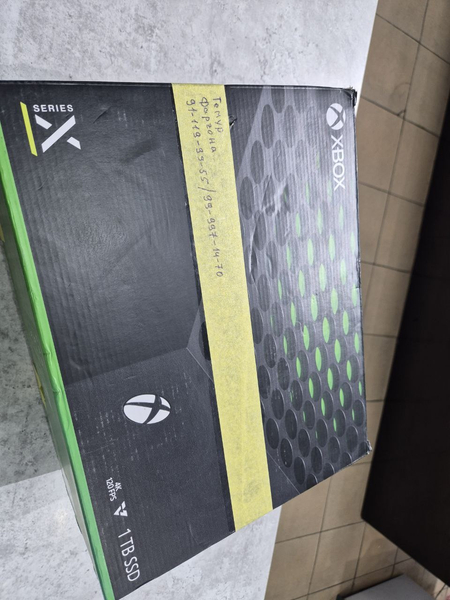 Xbox series x в идеальном состоянии и Elit controller 2 как новая