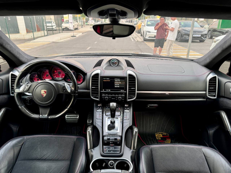 Porsche Cayenne GTS 2013