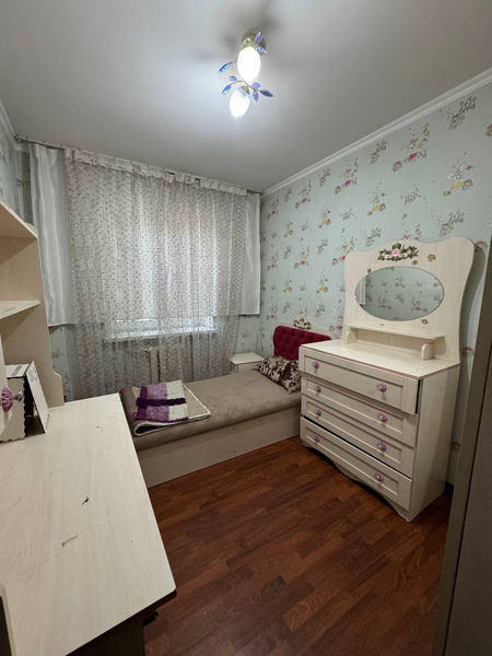Продается квартира на Чиланзарском районе 22 квартале 3/1/5 кирпичный