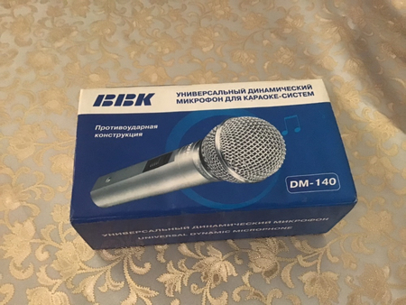 Продаю караоке новый с микрофоном с инструкцией