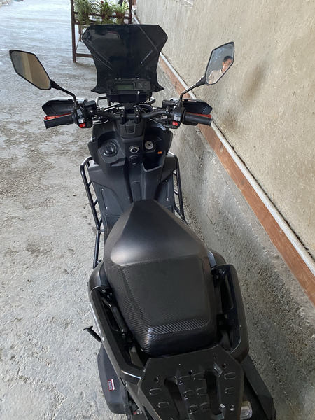 yangi drongo skuteri sotiladi