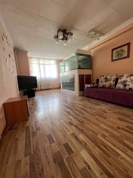 Бобура 2/7/8 Хороший ремонт, локация, пл.65м2
