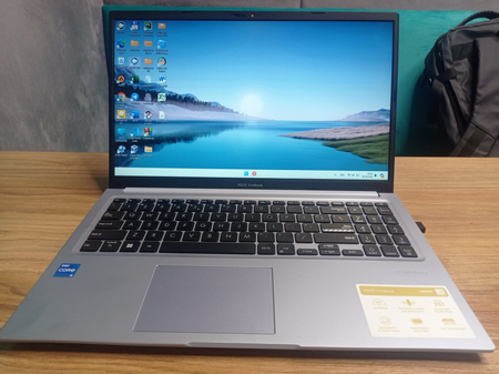 ASUS Vivobook (Noutbuk)
