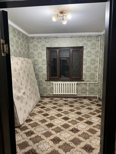 Kvartiraga 1 ta ishlaydigan, o’qiydigan bola olamiz srochni