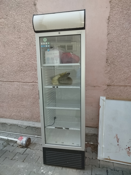 Холодильник для магазина