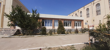 Сотувда Кармана тумани (Тош-Бухор) катта трасса ёкасида 
