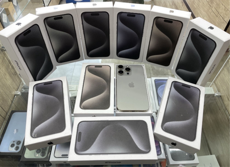 iPhone XR 15 Pro Korpusda