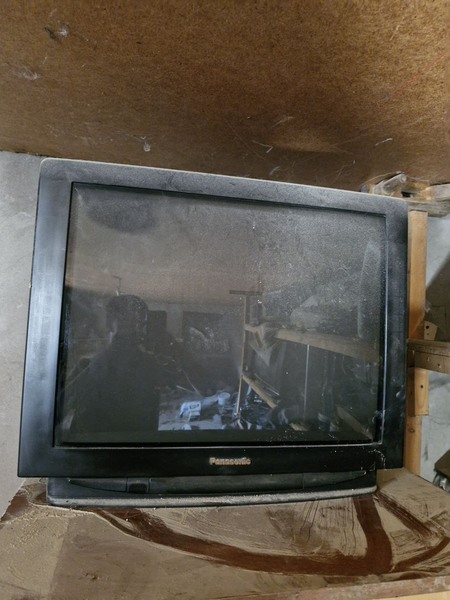 JVC va Panasonic tilivizorlari sotiladi