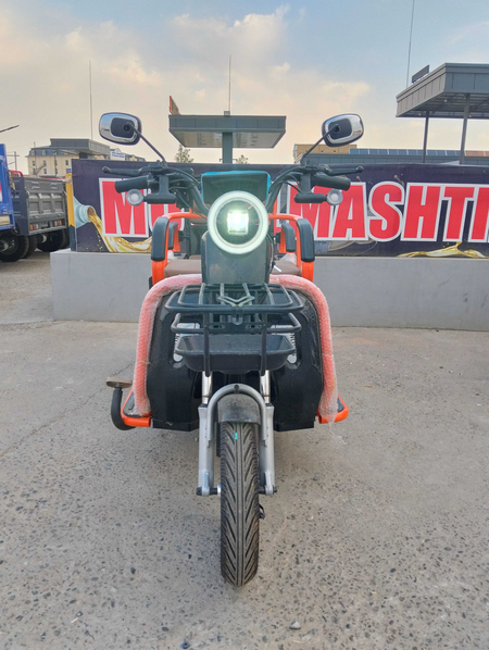 Sukuter 3 oyoqlik