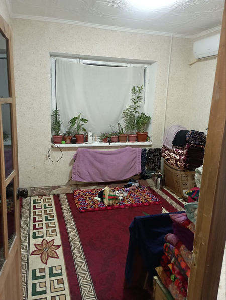Продаются 1 ком. Кв .чирчик бивший обшижит