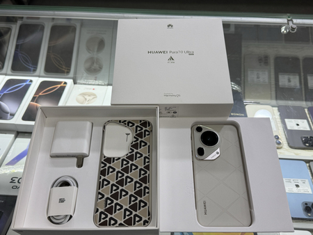 Huawei pura 70 ultra    16/1 Tb  звездообразный белый