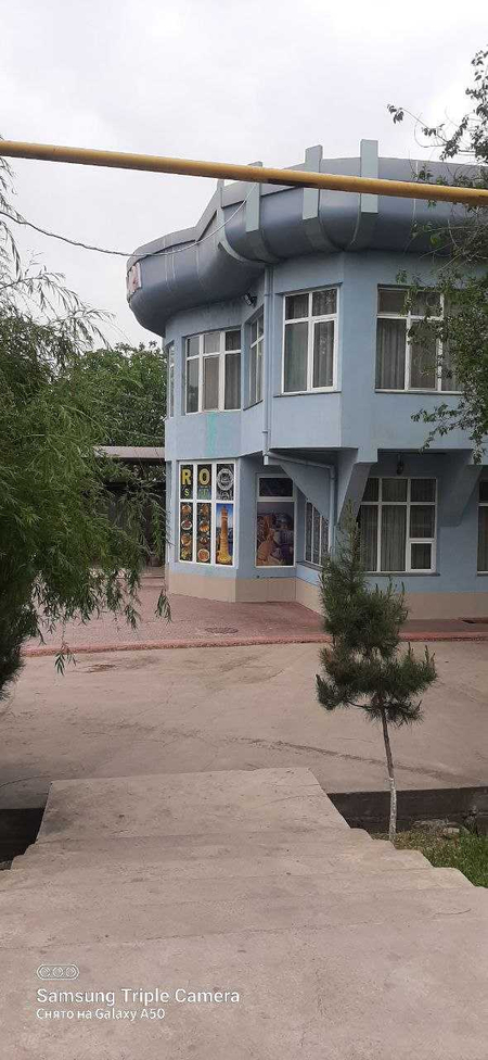 Продаётся кафе Бухоро в центре Кибрая