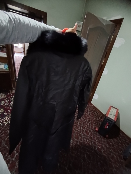 Kojniy Plash baqalajon rang, razmer 4xl, chistiy koja, xolati yangi.