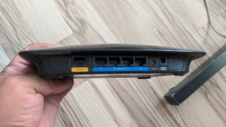 Wi-FI роутер Cisco   Linksys WRT54G2