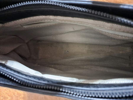 Yves Saint Laurent brendidan Hobo sumkasi
