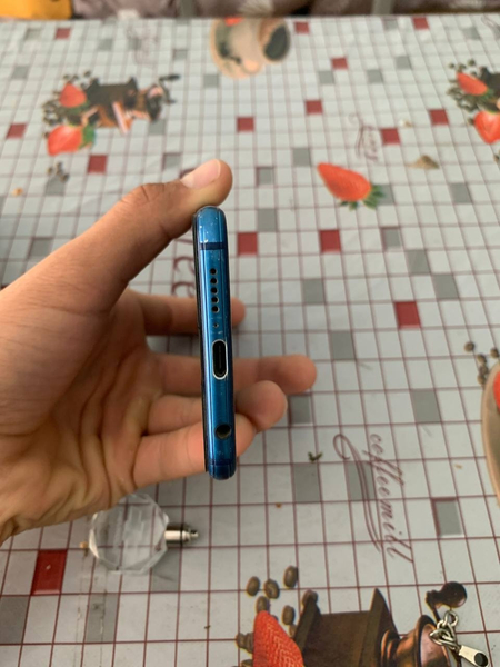 Huawei p 20 lite +smart watch T800
Rangi син