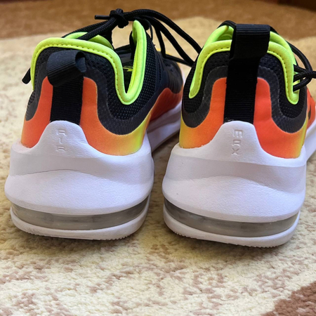NIke Air Max Axis Premium GS Running Shoes. 38.5 размер