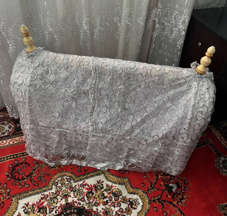 Yangi beshik sotiladi
