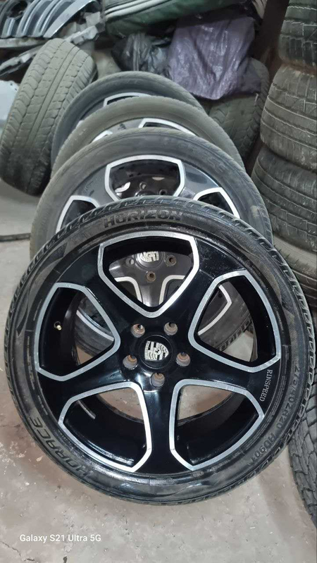 Комплект Дисков Porsche в хорошем состоянии!!