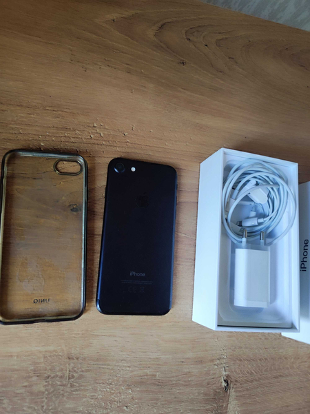 iPhone 7, 32 gb, black, полный комплект