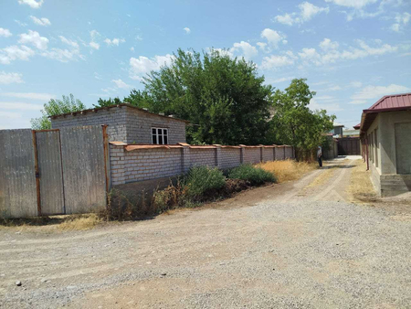 Yangi O‘zbekiston bog‘i yonida 6 sotxli dacha sotiladi