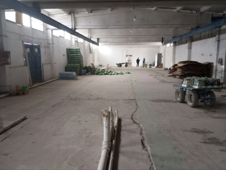 Navoiy shahrida ba'za arendaga beriladi 1000m²