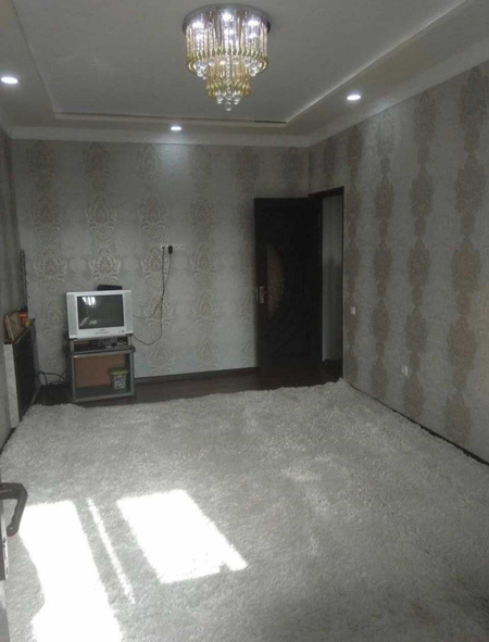 Продается квартира феруза ЭКО базар 1в2/4/4 45м2