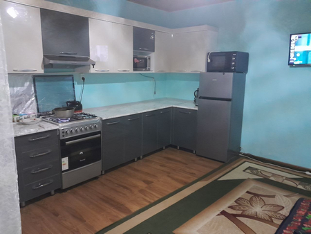 Eski 16 yillik  4.5 sotix 110.000$