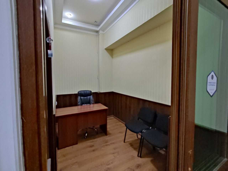 Сдам офис в центре города по ул Афросиаб 45м2, с удобствами
