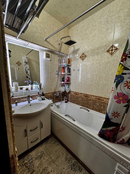 Продаётся 2х ком, 3 этаж, Мирзо-Улугбекский р-н, ор-р Интелект садик