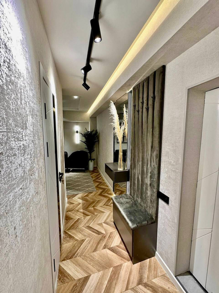 Продается квартира 2в3/3/4 на Ц6. С авторским ремонтом