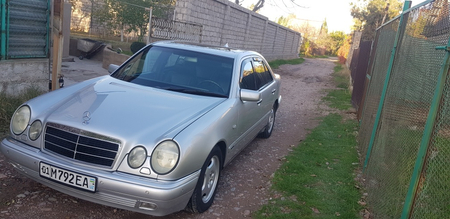 Mercedes Benz w210 e240