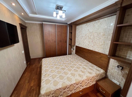 ПРОДАЕТСЯ 4/4/5
на Садык Азимова 
ор: ГУВД Корзинка
(Мирабадский район