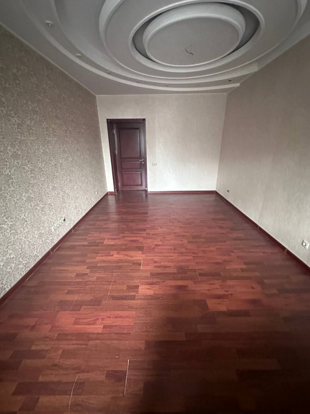 Дархан Офис 335 кв.м 
Офис