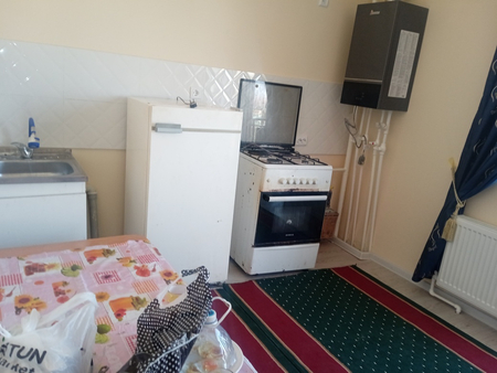 Чирчик шахрида 2-микрорайонда жойлашга 1 хонали 200$