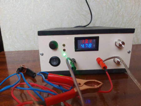 Продам зарядное устройство для автомобильных аккумуляторов
