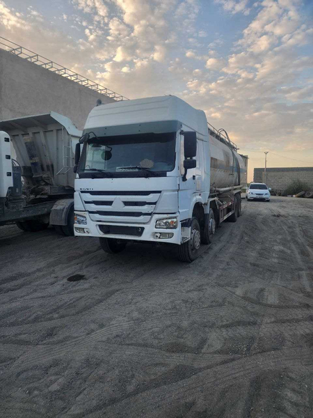 HOWO водовоз 50 тонна сув оладиган автомашина сотилади.