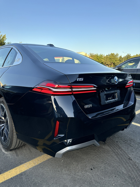 BMW i5 35L m sport, long edition