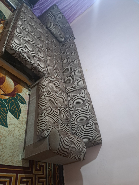 Ugolok divan , sifati yaxshi