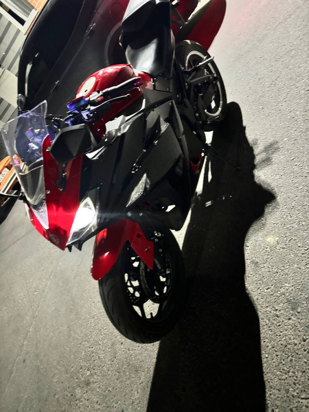 Elktro motoskil sotiladi tez va arzon 2024 yil