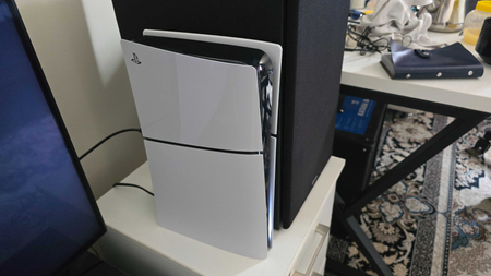 Sony Playstation 5 Slim 1TB c 2 джойстиками и док-станцией Sony