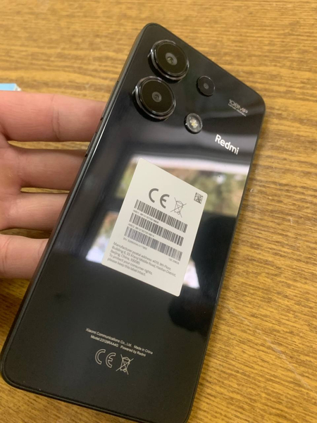 Redmi not 13  holati ideal aybi yôq