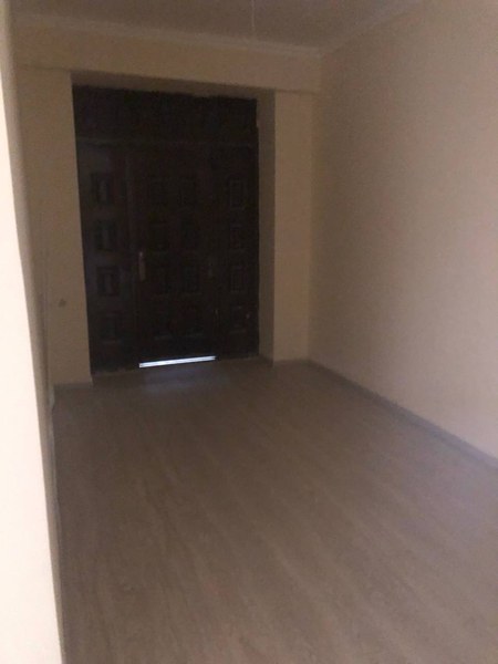 Сдаются  в аренду2 кв под бизнес  по 90 кв.метров каждая  пр.навои