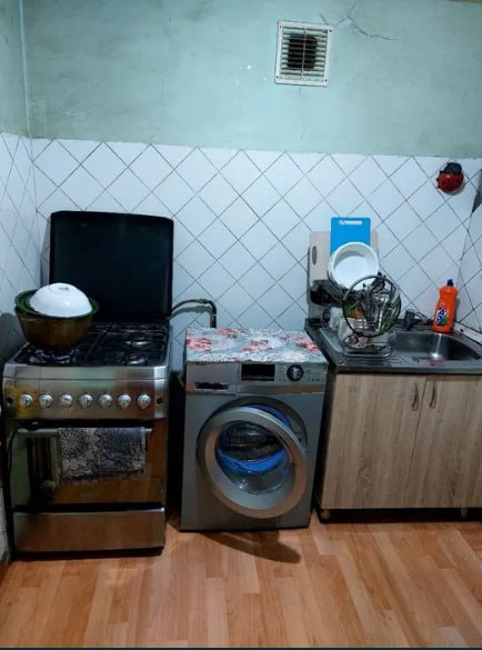 Чиланзар 1кв  3/4/4 кирпич Балкон2*4м² Общ пл 60м²